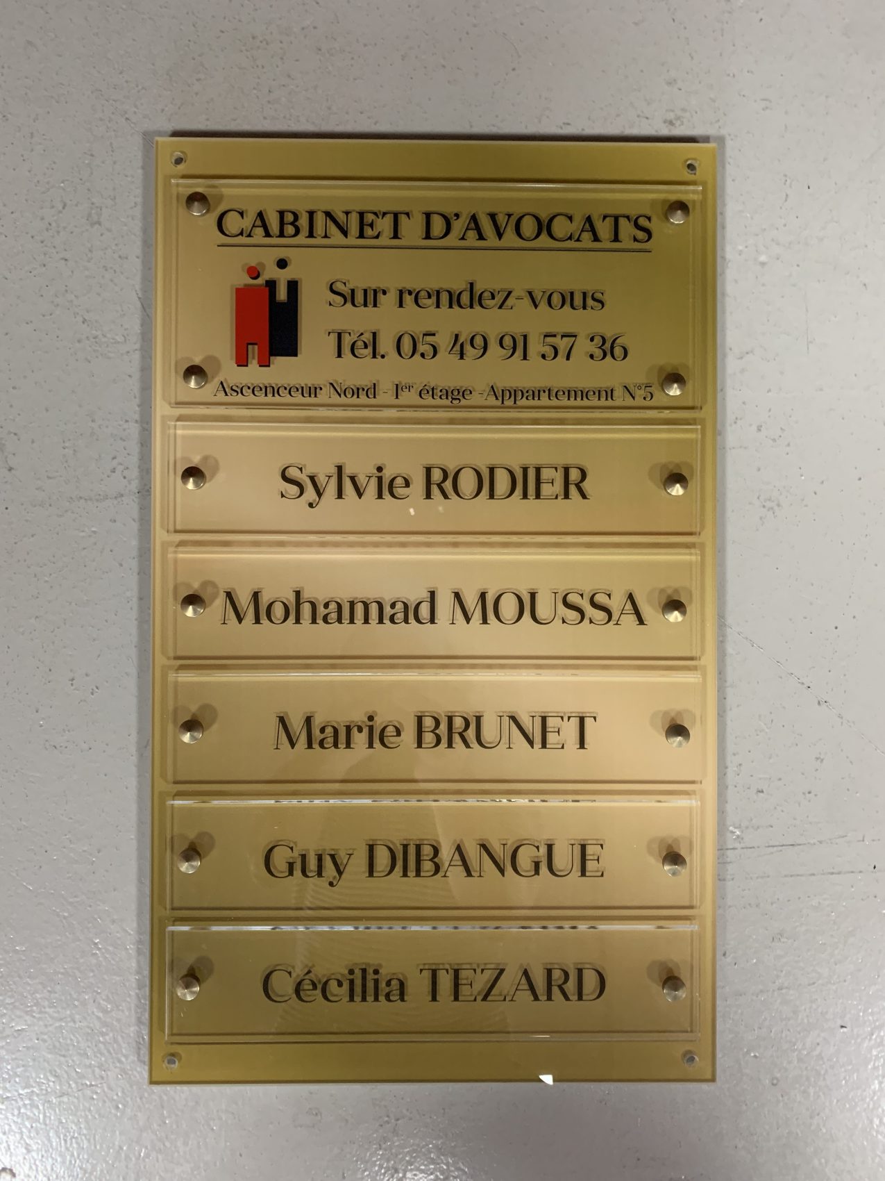 Plaque professionnelle ou plaque gravée à Poitiers ou à proximité